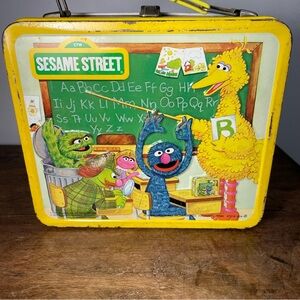 aladdin | Other | Vintage Sesame Street Muppets Metal Lunch Box 979 ...